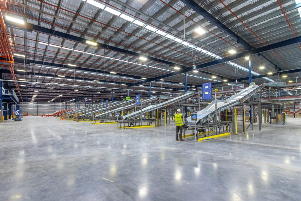 Australia Post Mail Sorting Facility - Redbank - Spaceframe Design ...