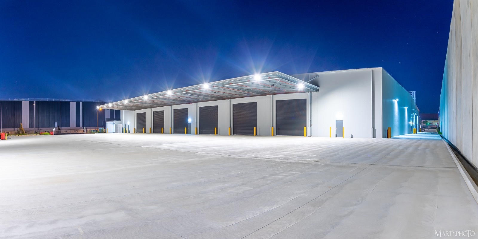 Dual Tenancy Office/Warehouse Facility - Spaceframe Design + Construct ...